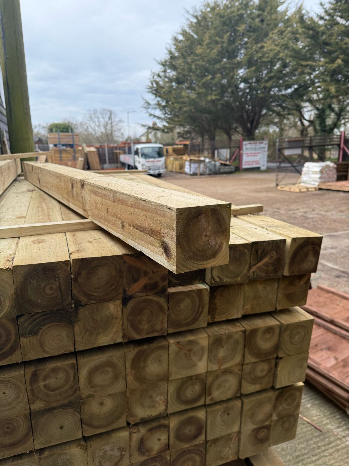 Pressure Treated Green Fence Post 100mm x 100mm x 3000mm - Daws Heath ...